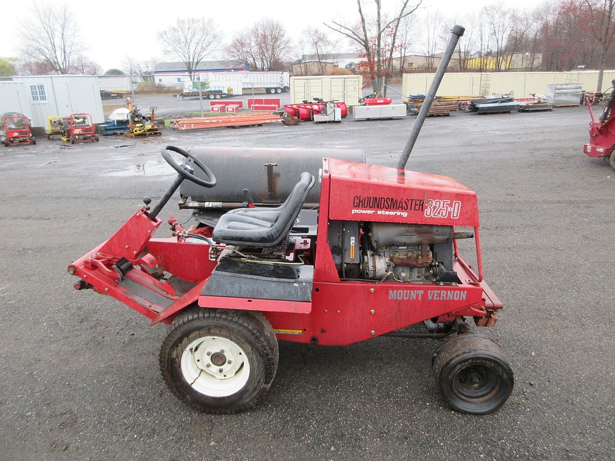 TORO GROUNDSMASTER 325-D TRACTOR