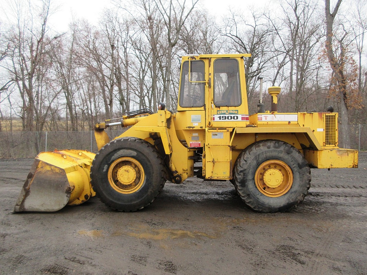 1987 TROJAN 1900Z RUBBER TIRE WHEEL LOADER