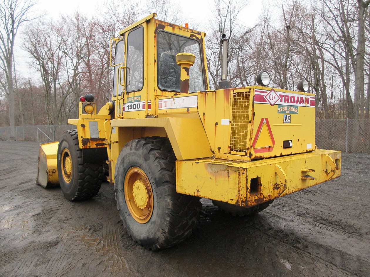 1987 TROJAN 1900Z RUBBER TIRE WHEEL LOADER