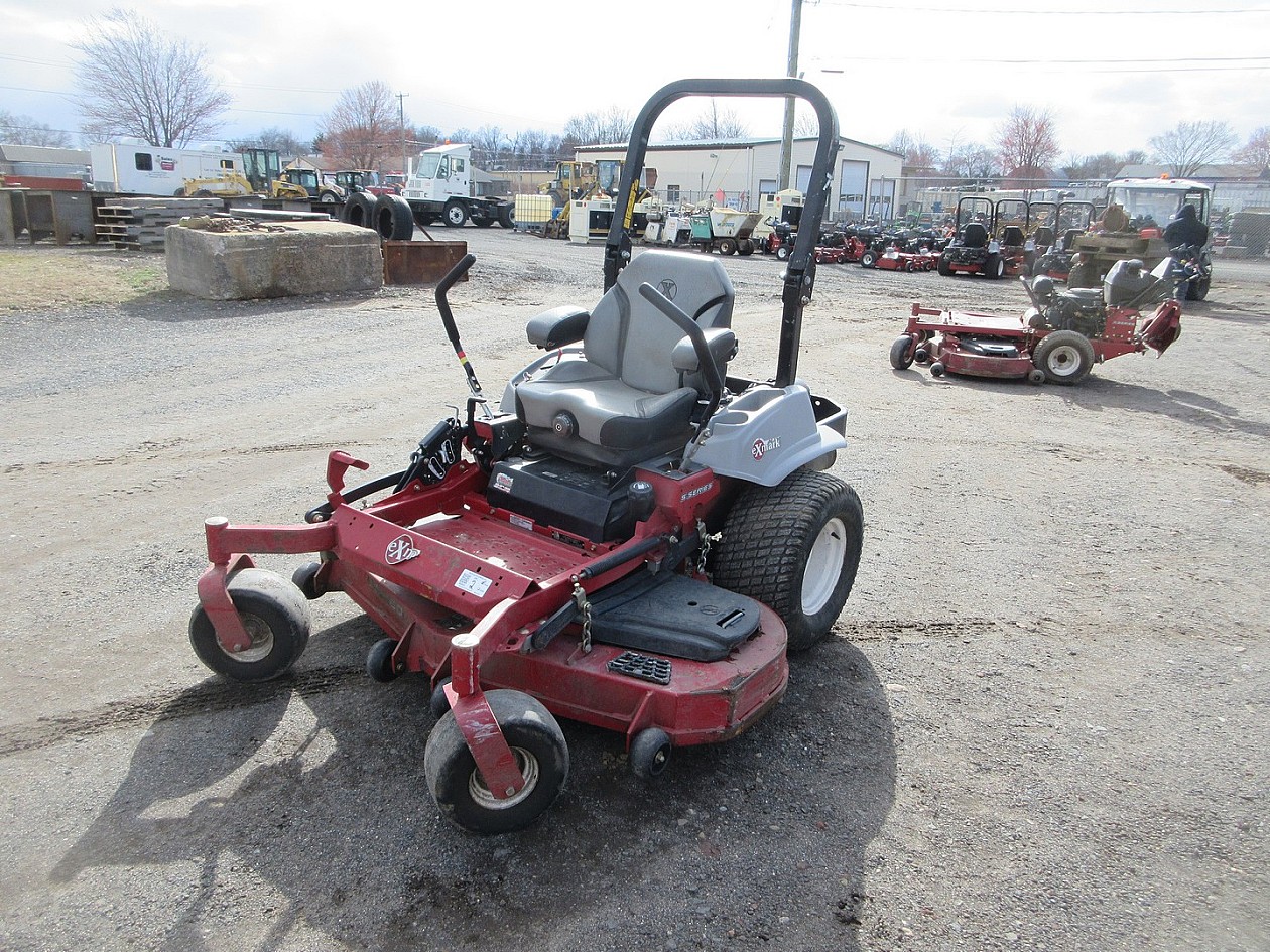 EXMARK LAZER Z ZERO TURN MOWER