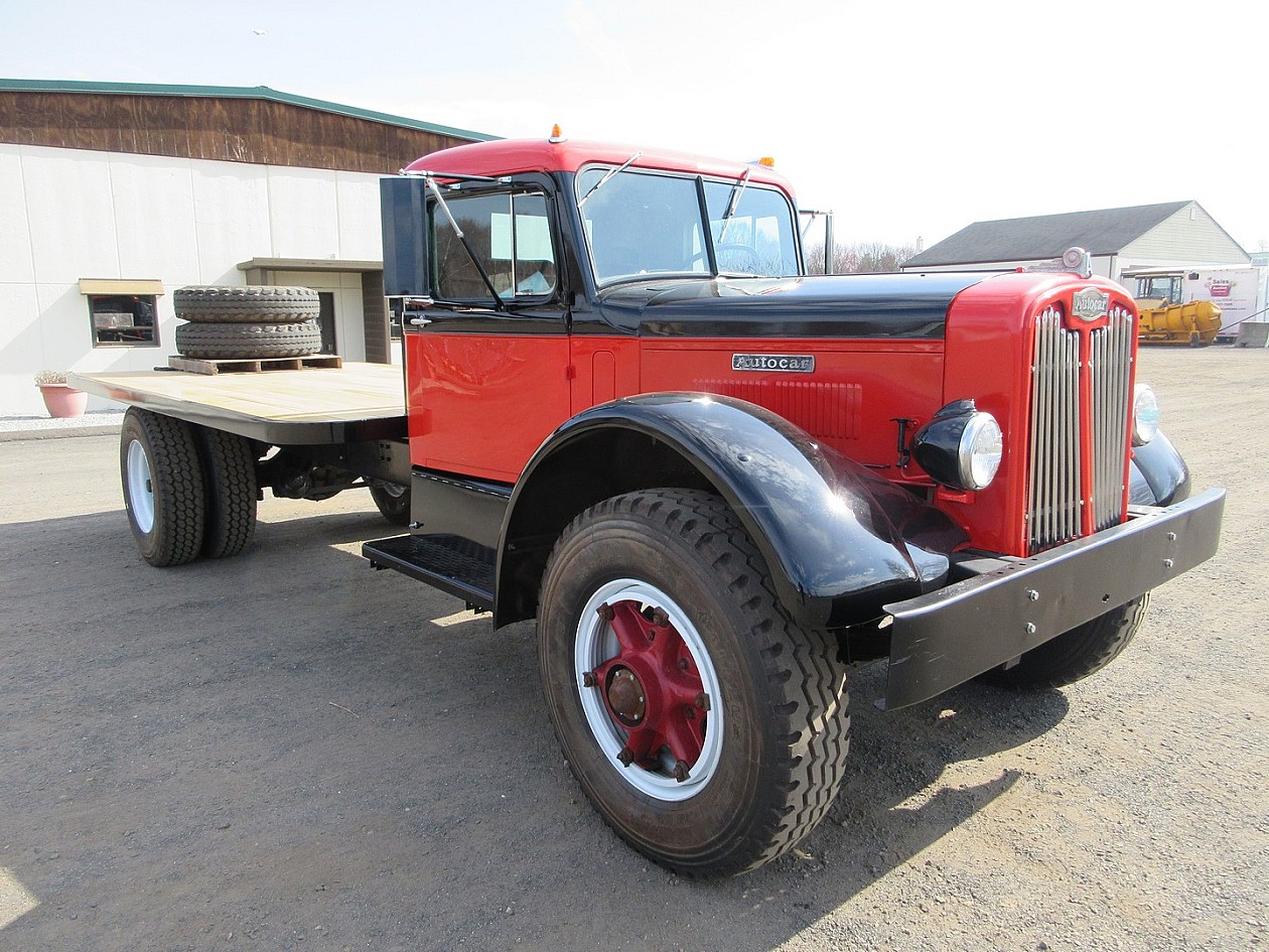 1950 Autocar C90-200 Antique S/A Flatbed Truck
