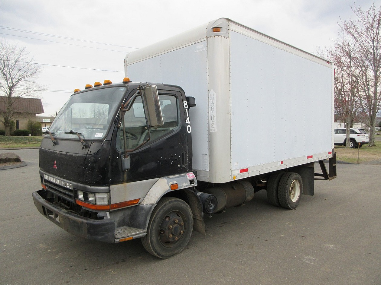 1998 MITSUBISHI FUSO S/A BOX TRUCK
