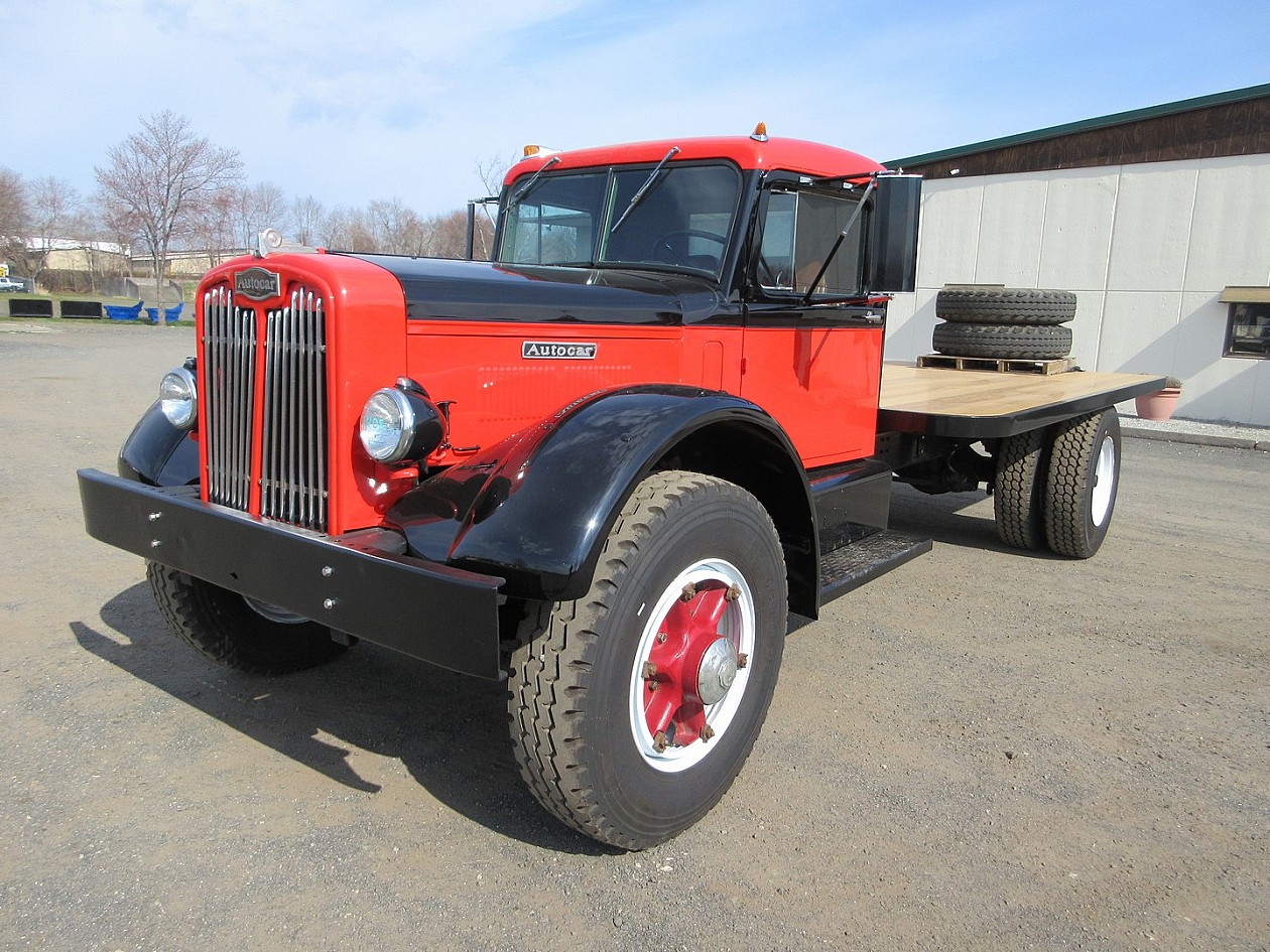 1950 Autocar C90-200 Antique S/A Flatbed Truck