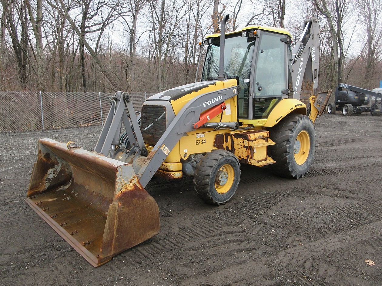 2005 VOLVO BL60 BACKHOE LOADER