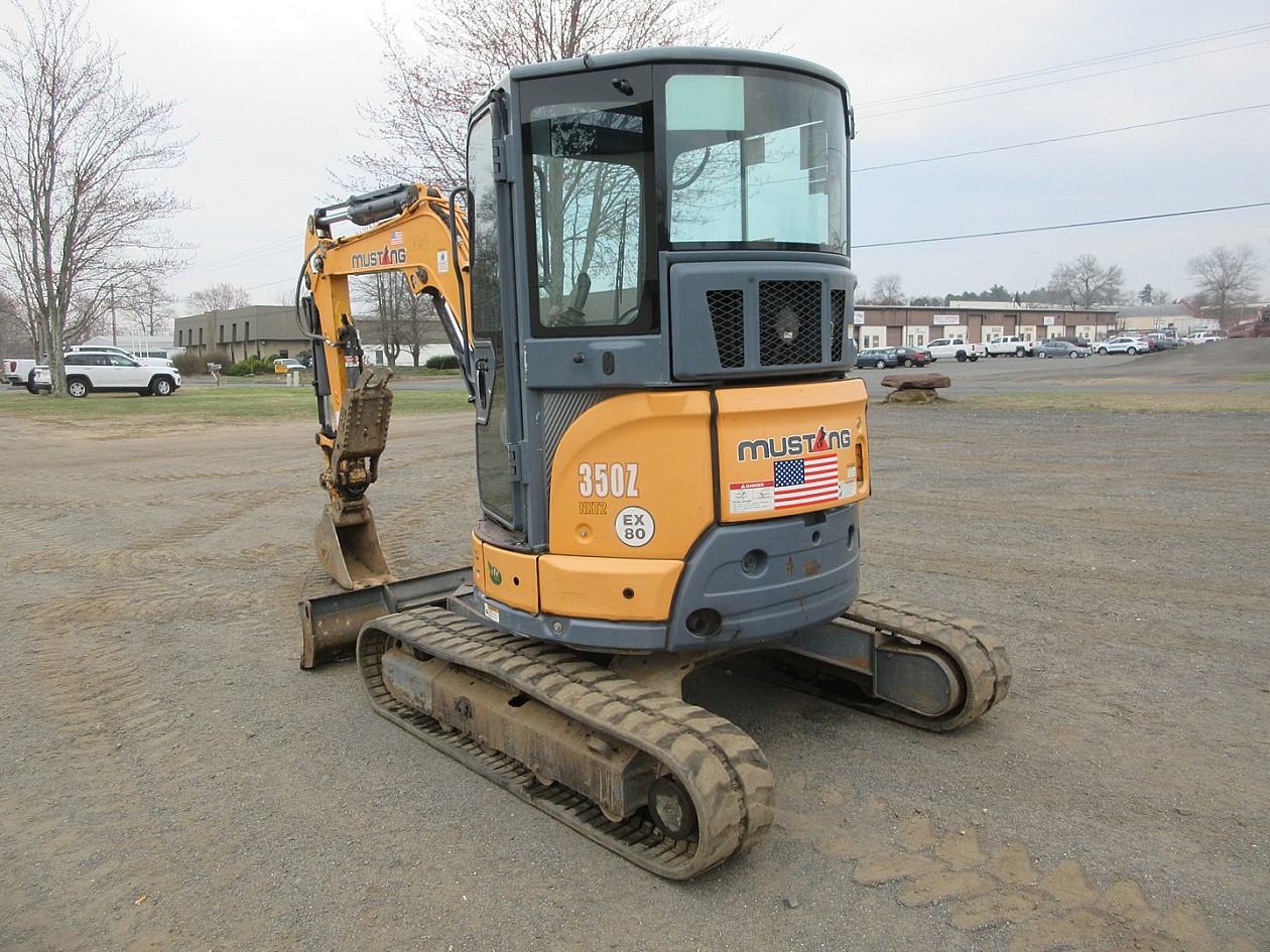 2016 MUSTANG 350Z MINI EXCAVATOR