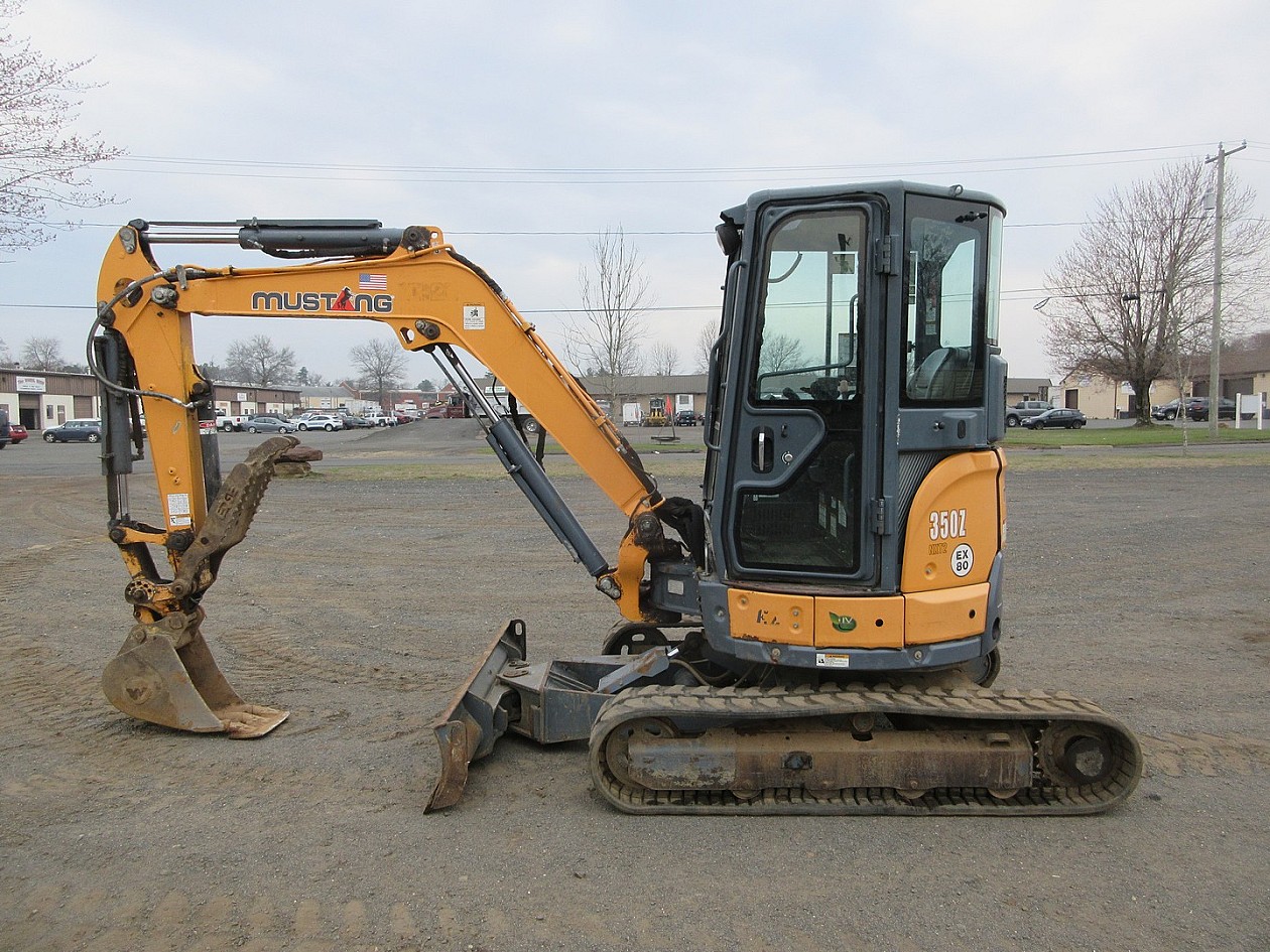 2016 MUSTANG 350Z MINI EXCAVATOR