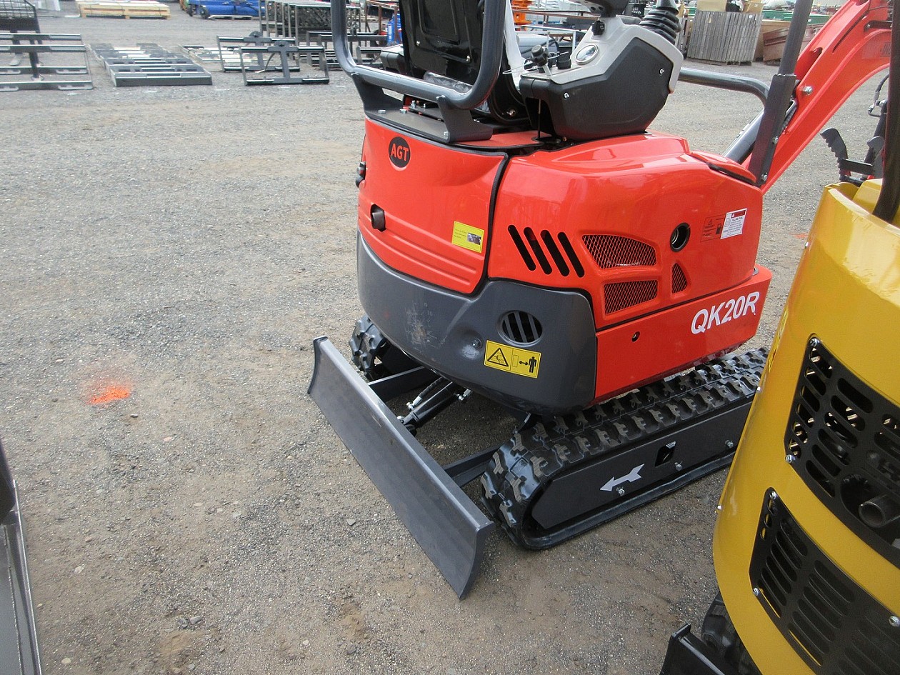2025 AGT QK20R MINI EXCAVATOR
