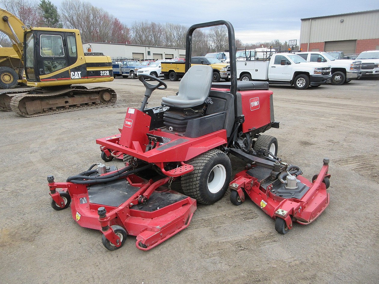 TORO GROUNDSMASTER BATWING MOWER