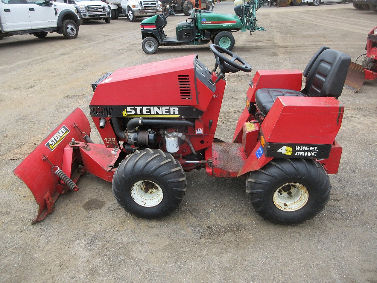 STEINER 430 UTILITY TRACTOR