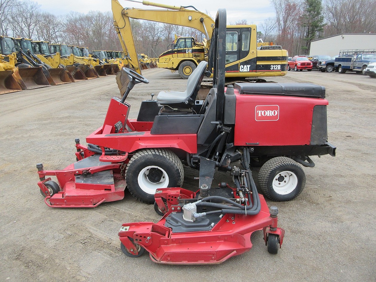 TORO GROUNDSMASTER BATWING MOWER