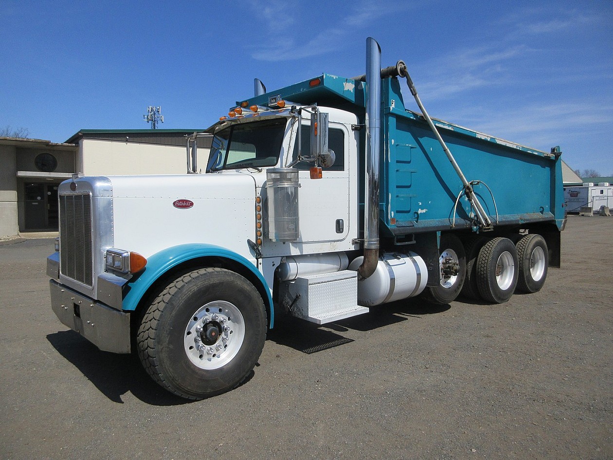 2007 PETERBILT 379 TRI/A DUMP TRUCK