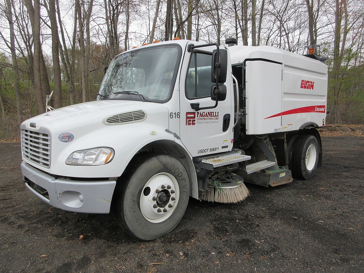 2011 FREIGHTLINER M2 S/A SWEEPER/VACUUM TRUCK