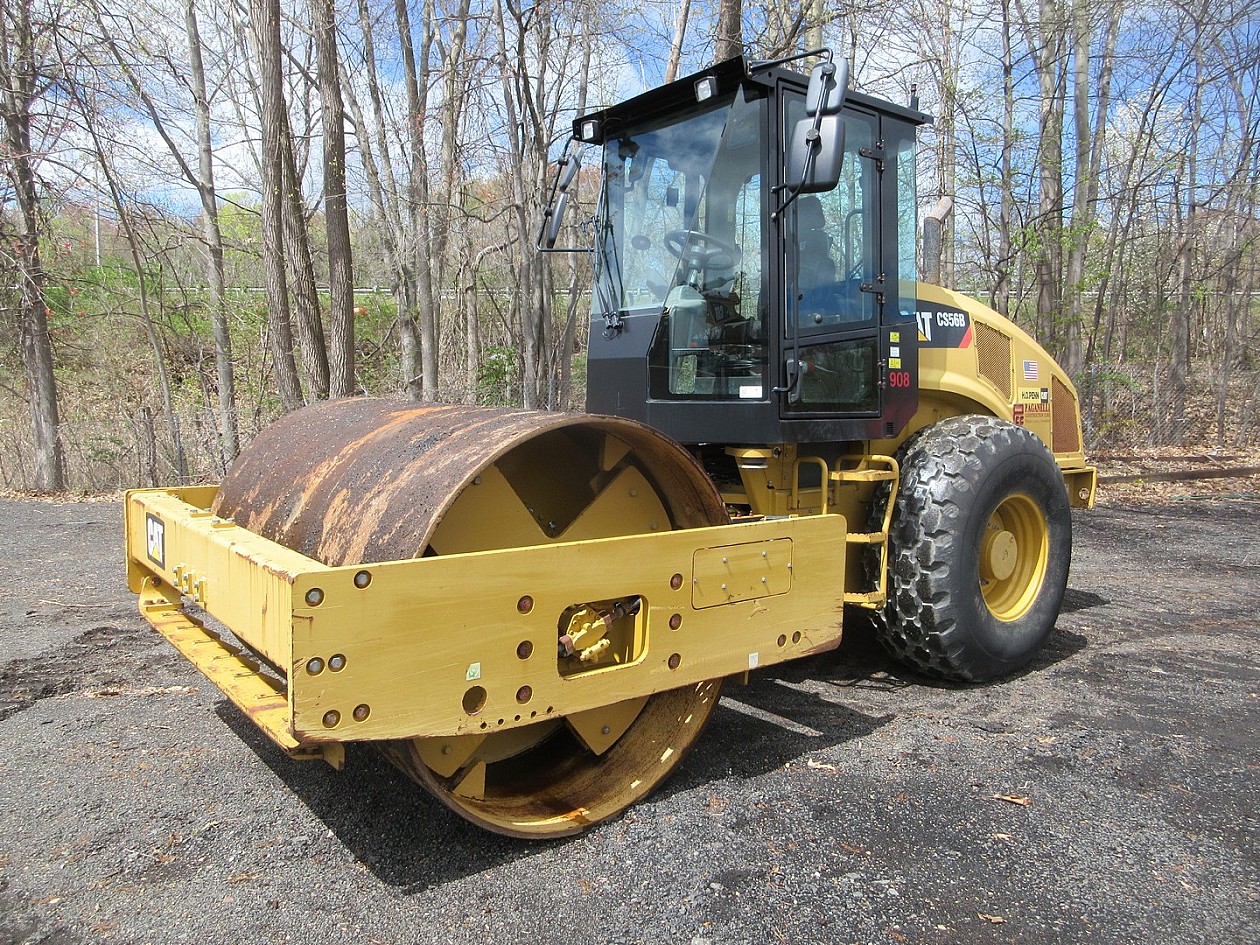 2012 CATERPILLAR CS56B SMOOTH DRUM VIBRATORY ROLLER