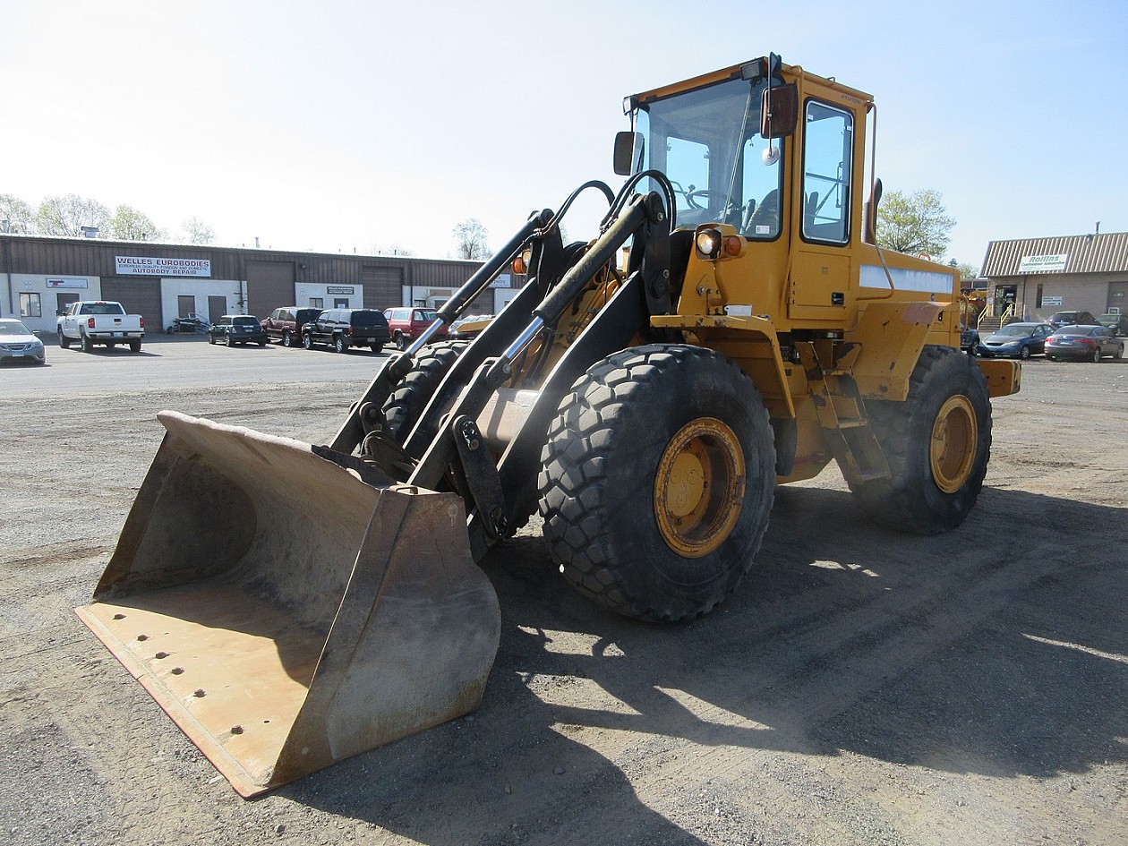 2004 HYUNDAI HL740TM-3 RUBBER TIRE WHEEL LOADER