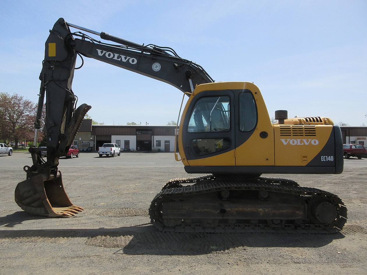 2001 VOLVO EC140LC HYDRAULIC EXCAVATOR