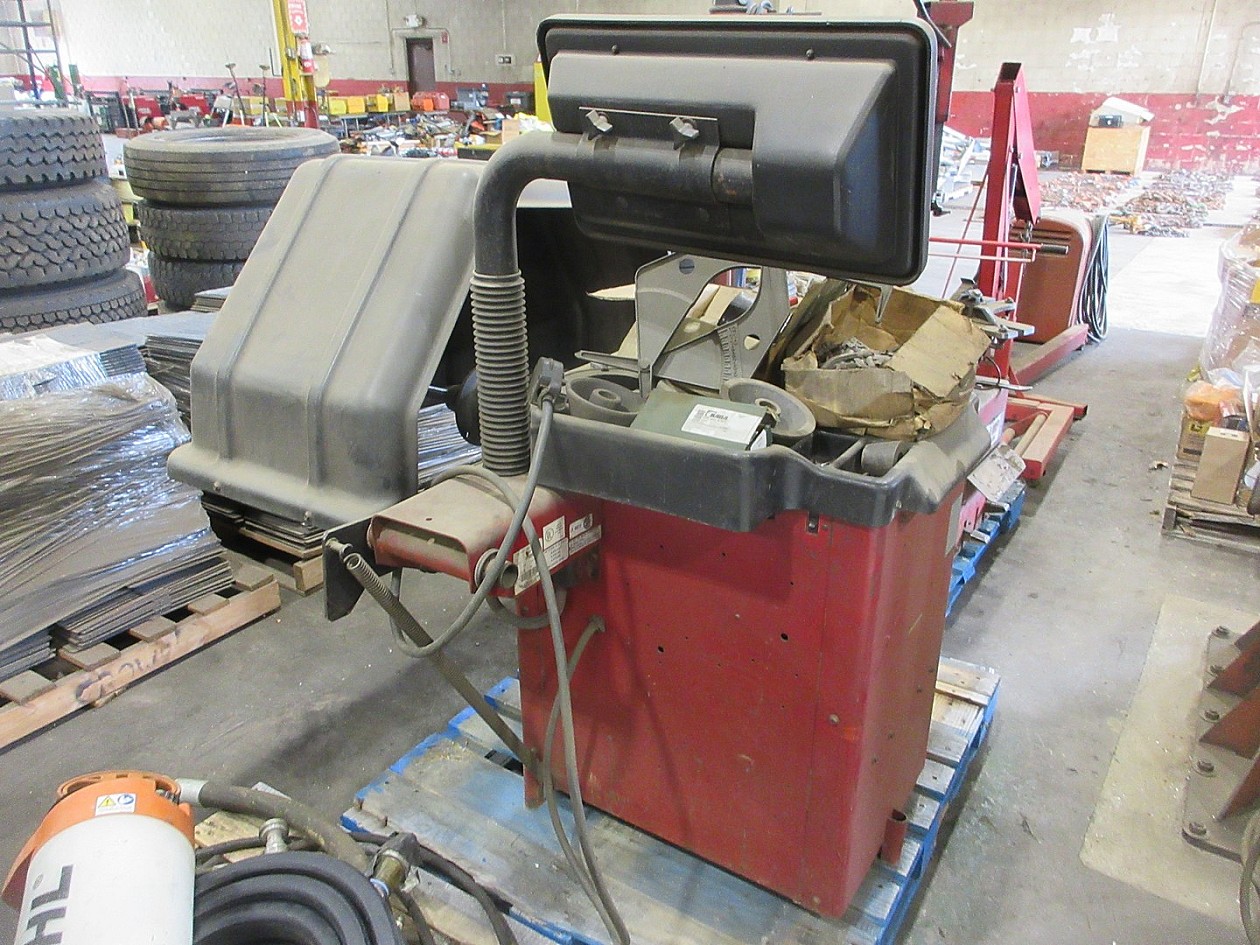 COATS 950 TIRE BALANCING MACHINE