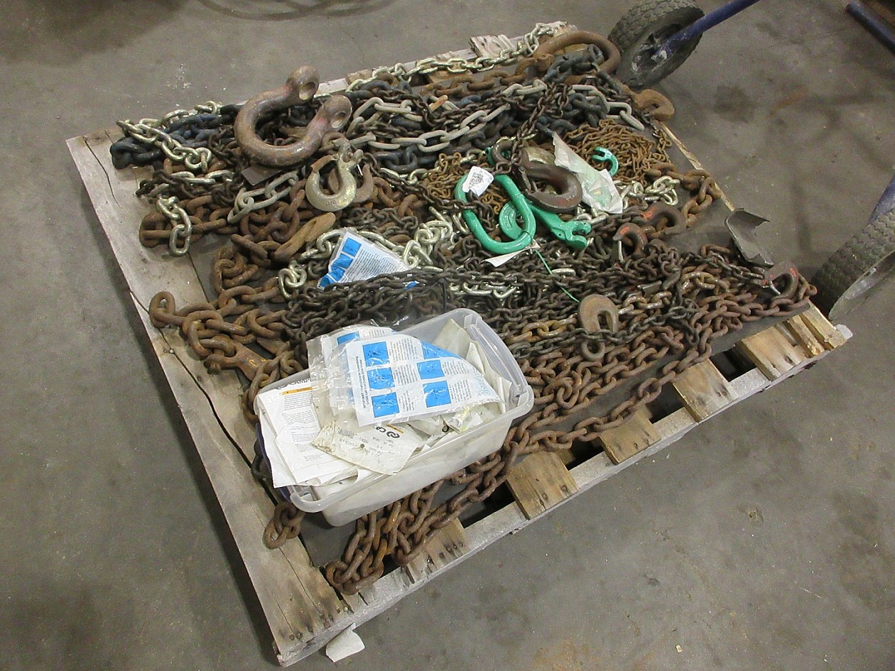 QUANTITY OF ASSORTED CHAINS,