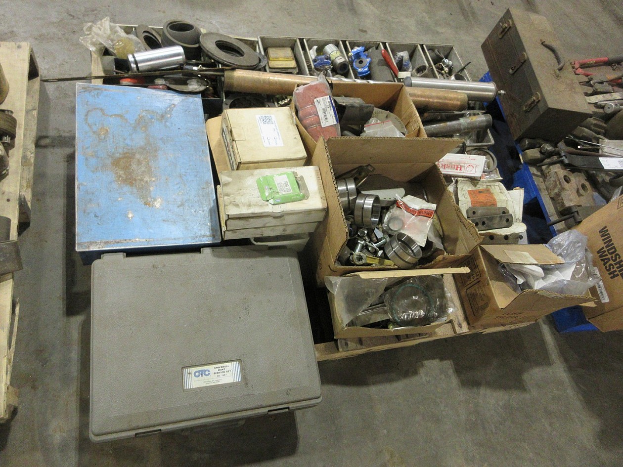 QUANTITY OF ASSORTED PARTS AND HARDWARE,