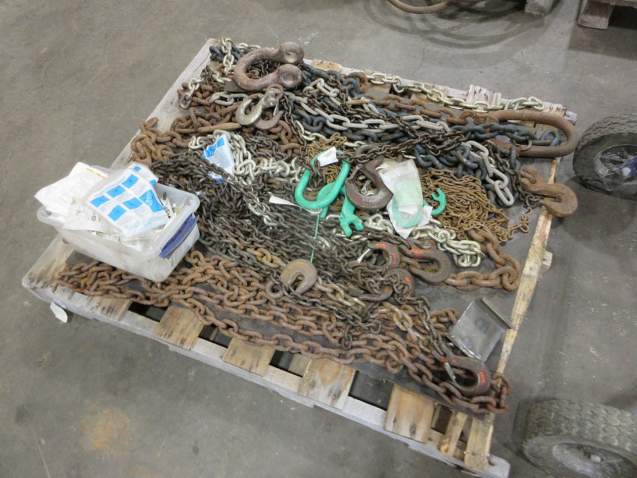 QUANTITY OF ASSORTED CHAINS,
