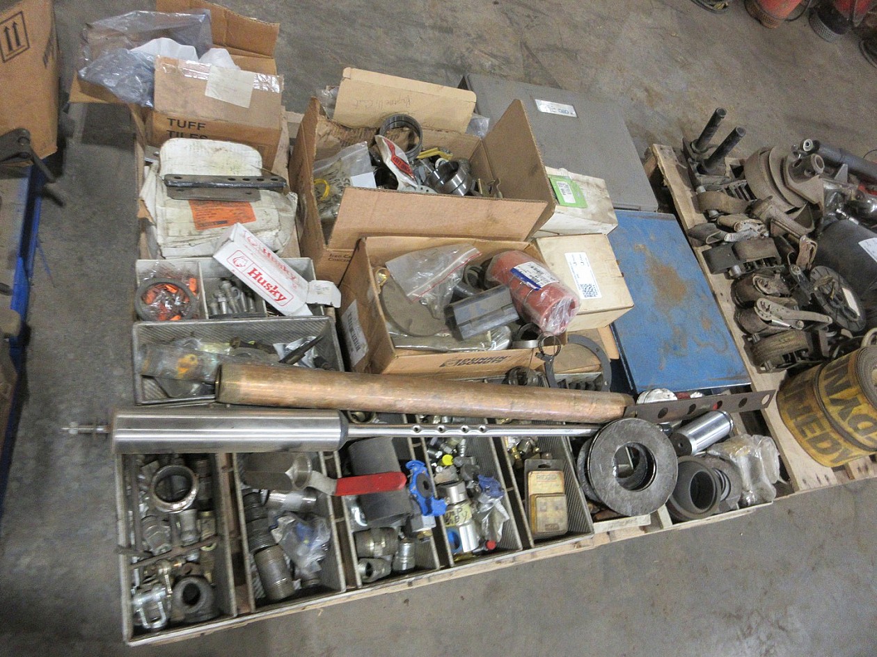 QUANTITY OF ASSORTED PARTS AND HARDWARE,