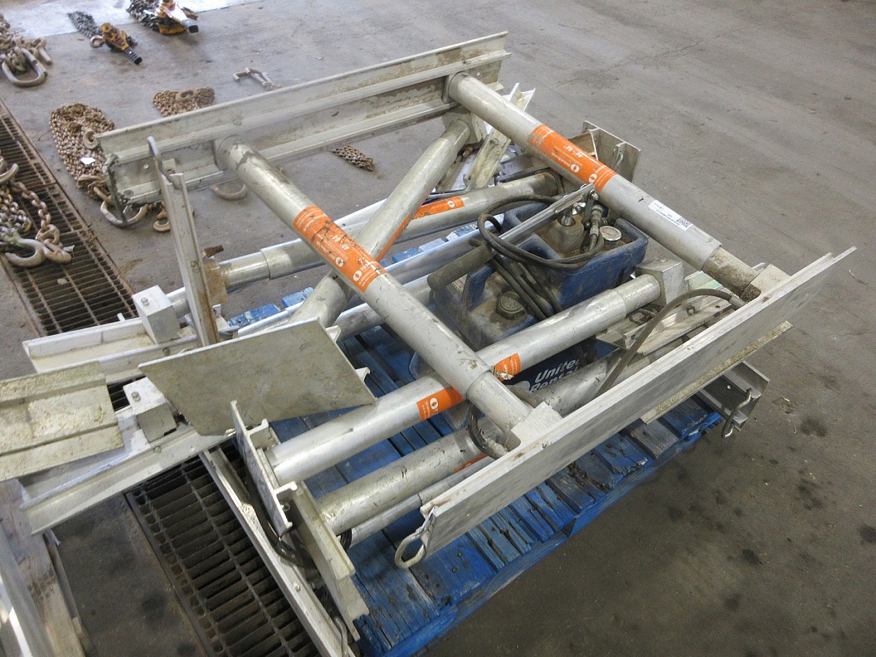 SPEED SHORE HYDRAULIC POWERED ALUMINUM SHORING SET