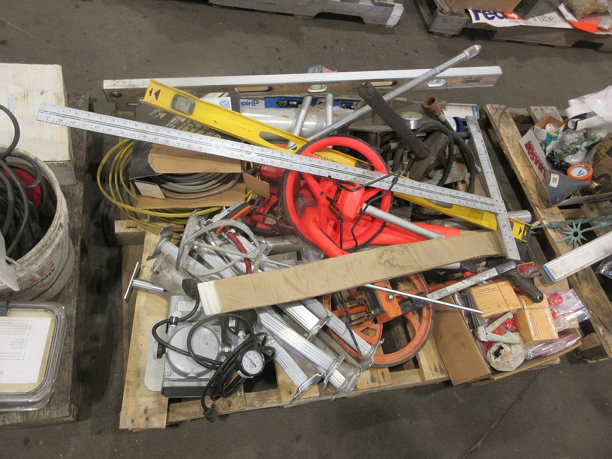 QUANTITY OF ASSORTED HAND TOOLS
