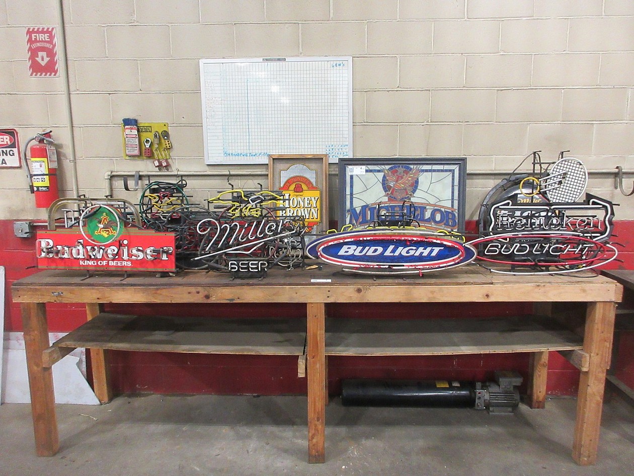 ASSORTED NEON SIGN COLLECTION