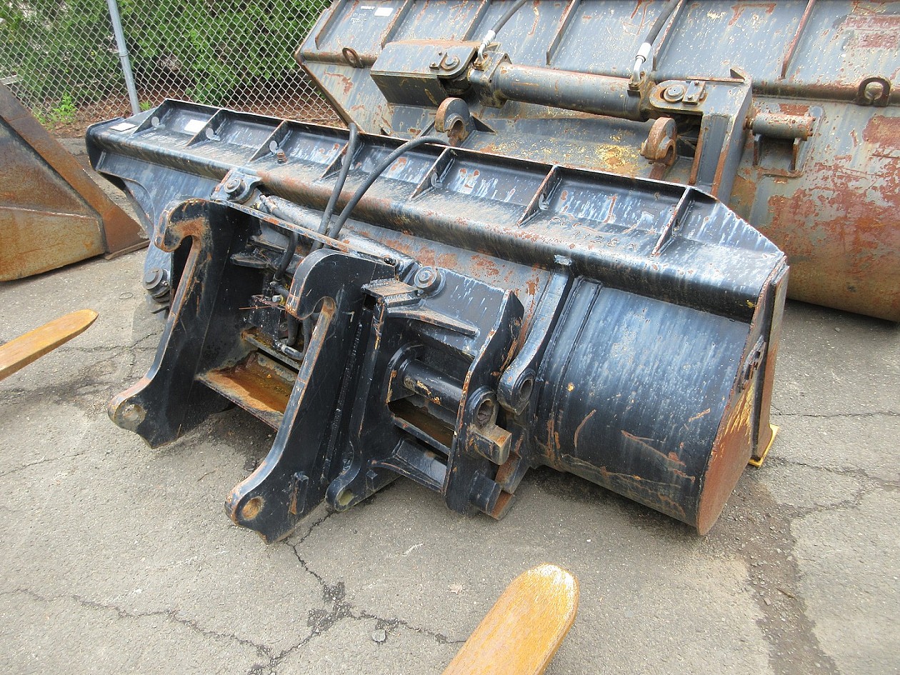 JRB 105" SIDE DUMP BUCKET WITH BOCE