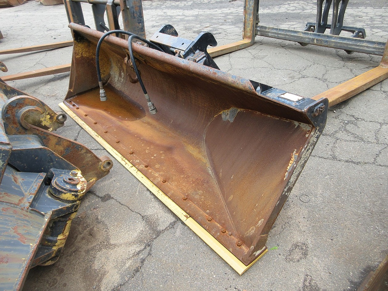 JRB 105" SIDE DUMP BUCKET WITH BOCE