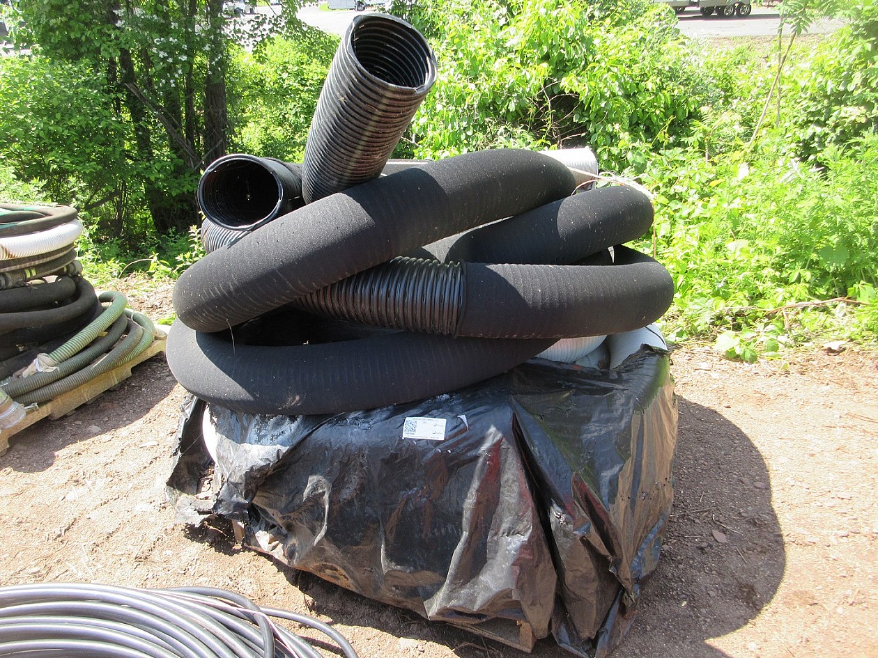 QUANTITY OF DRAINAGE PIPE WITH FILTER SOCKS