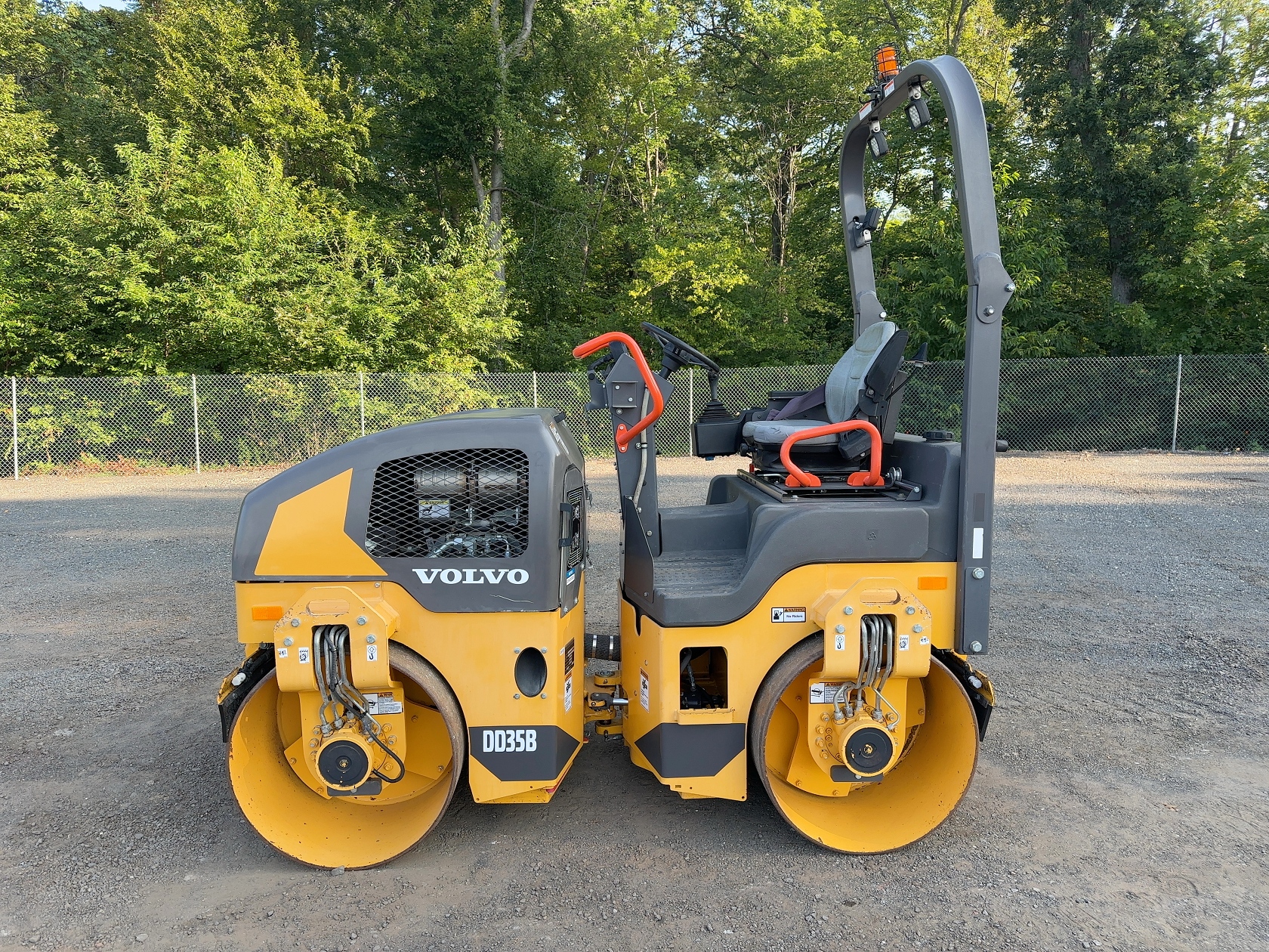 2020 VOLVO DD35B DOUBLE DRUM VIBRATORY ROLLER