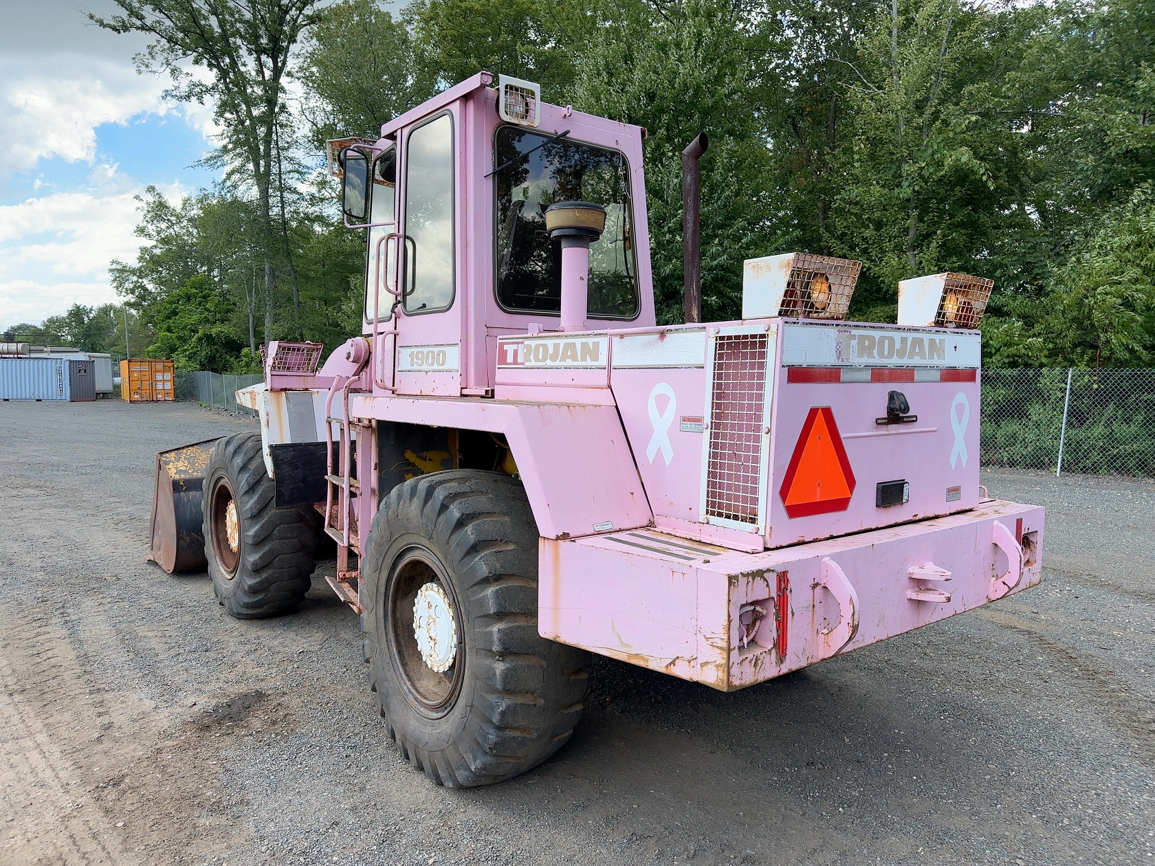 1986 TROJAN 1900Z RUBBER TIRE WHEEL LOADER