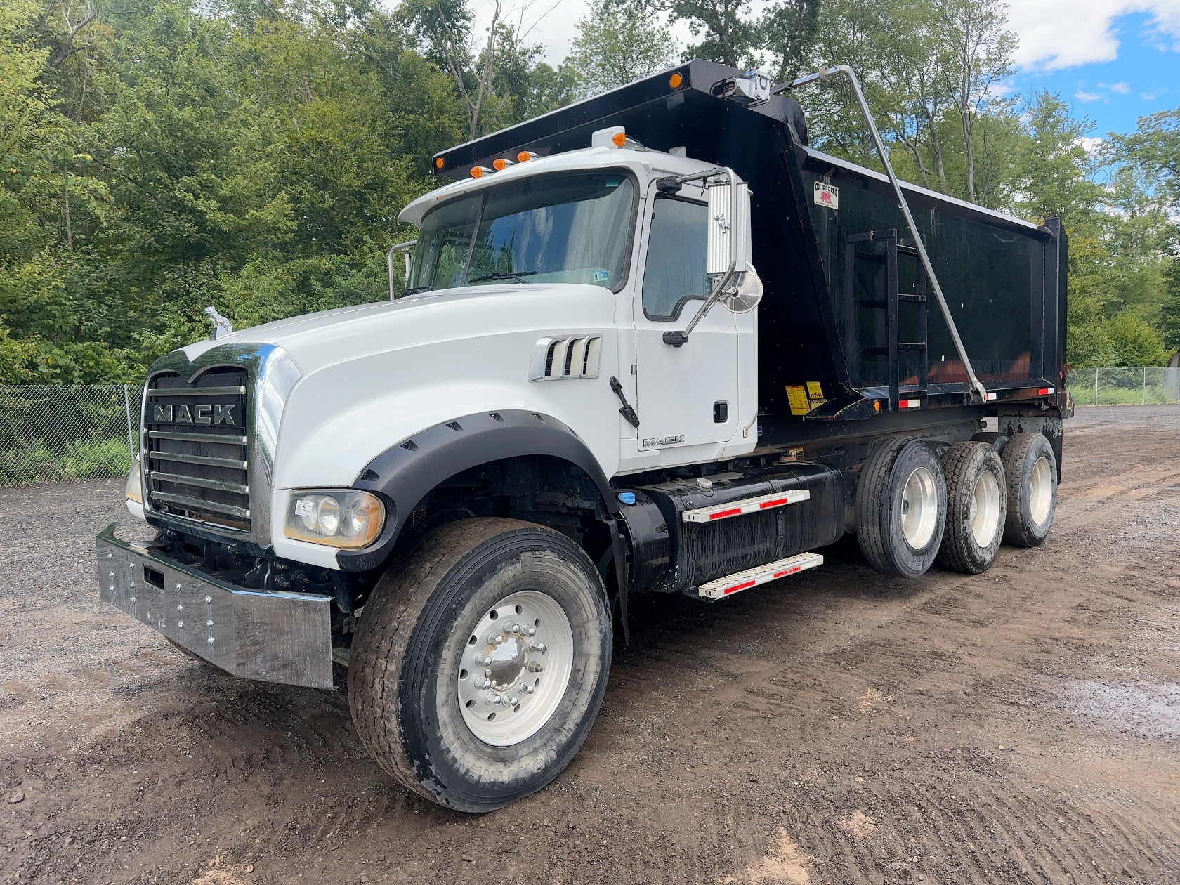 2017 MACK GRANITE GU713 TRI/A DUMP TRUCK