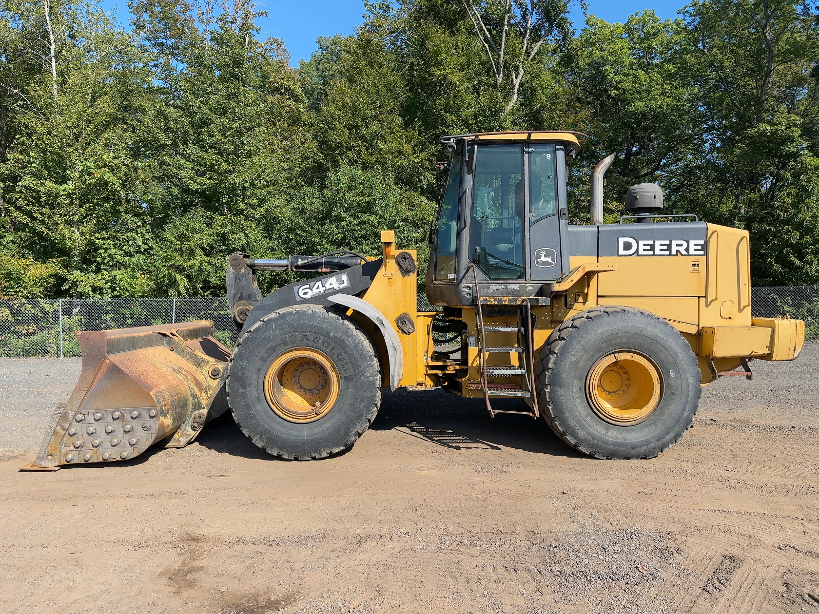 2005 JOHN DEERE 644J RUBBER TIRE WHEEL LOADER