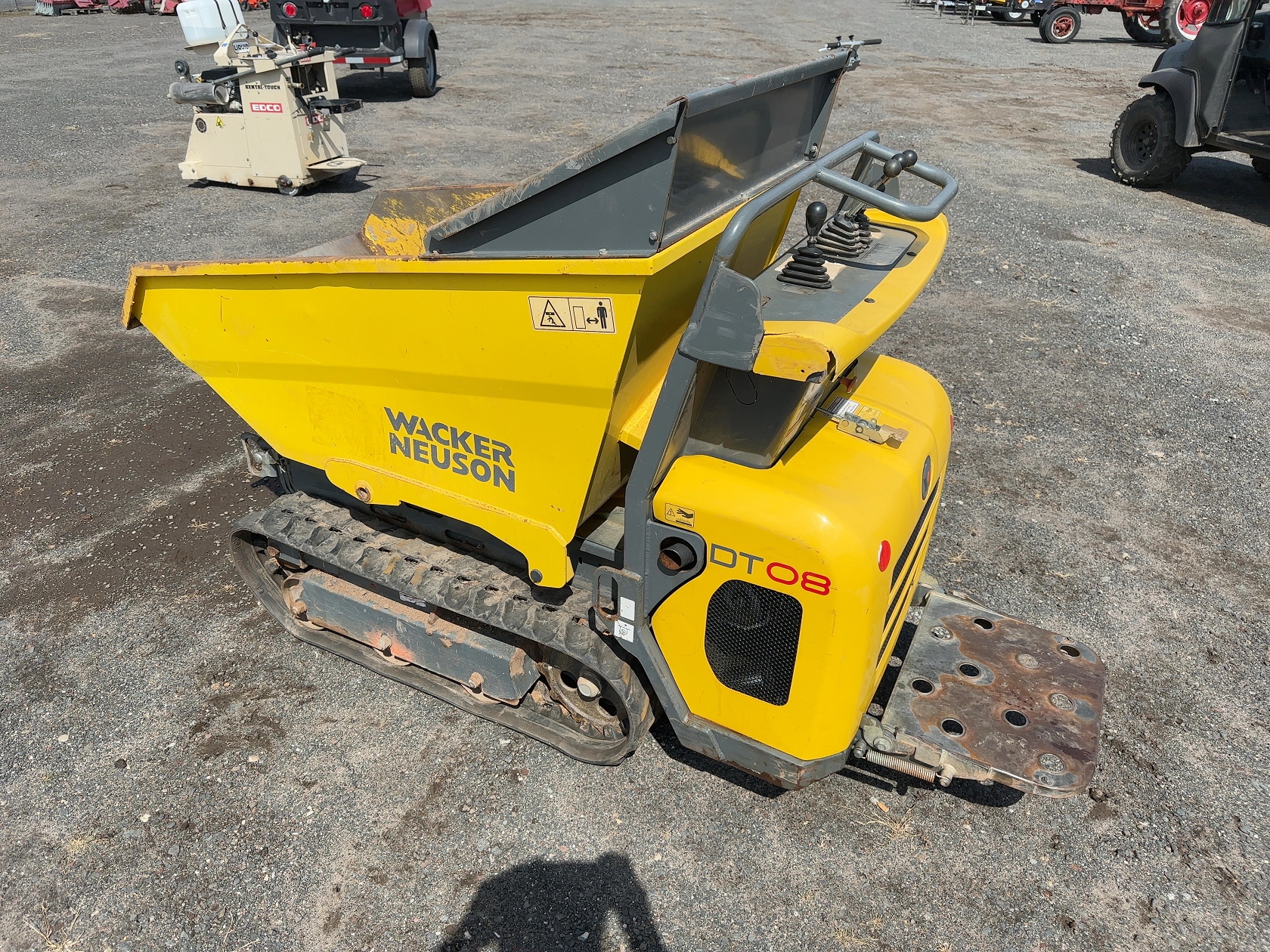 WACKER NEUSON DT08 TRACKED RIDE ON DUMPER