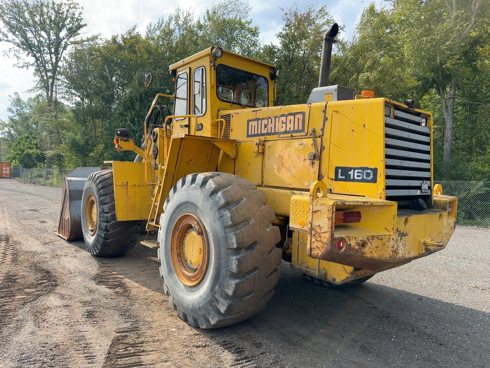 1988 VOLVO L160 RUBBER TIRE WHEEL LOADER