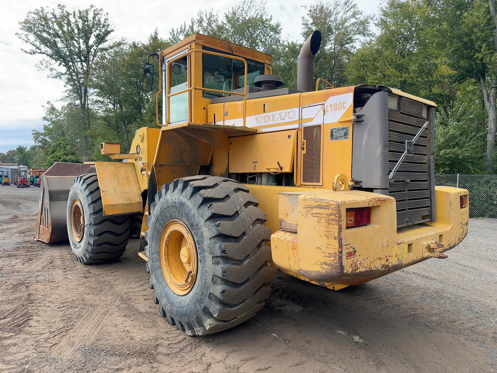1999 VOLVO L180C RUBBER TIRE WHEEL LOADER