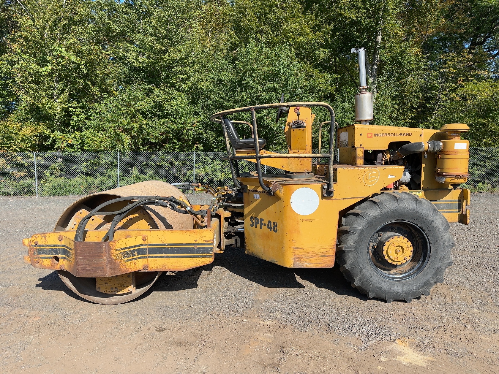 1985 INGERSOLL RAND SPF-48 SMOOTH DRUM VIBRATORY ROLLER