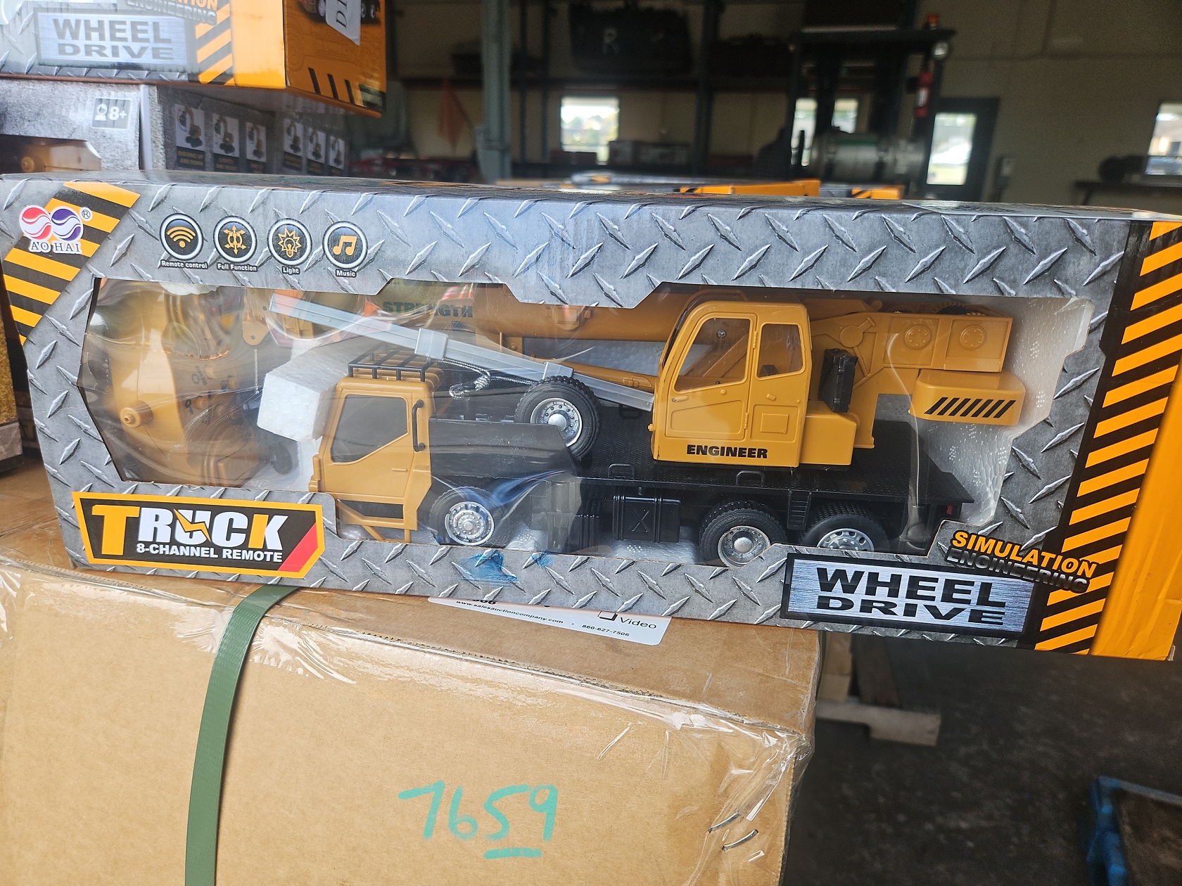 REMOTE CONTROL CRANE TRUCK