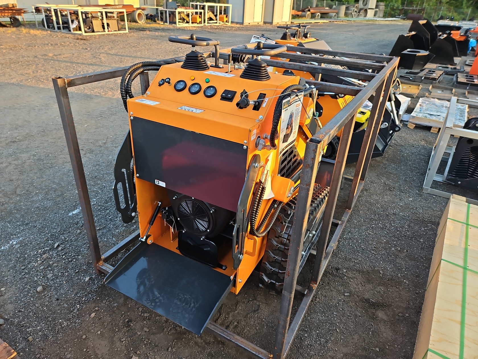 LANDHONOR LDH-HT380 MINI TRACK SKID STEER