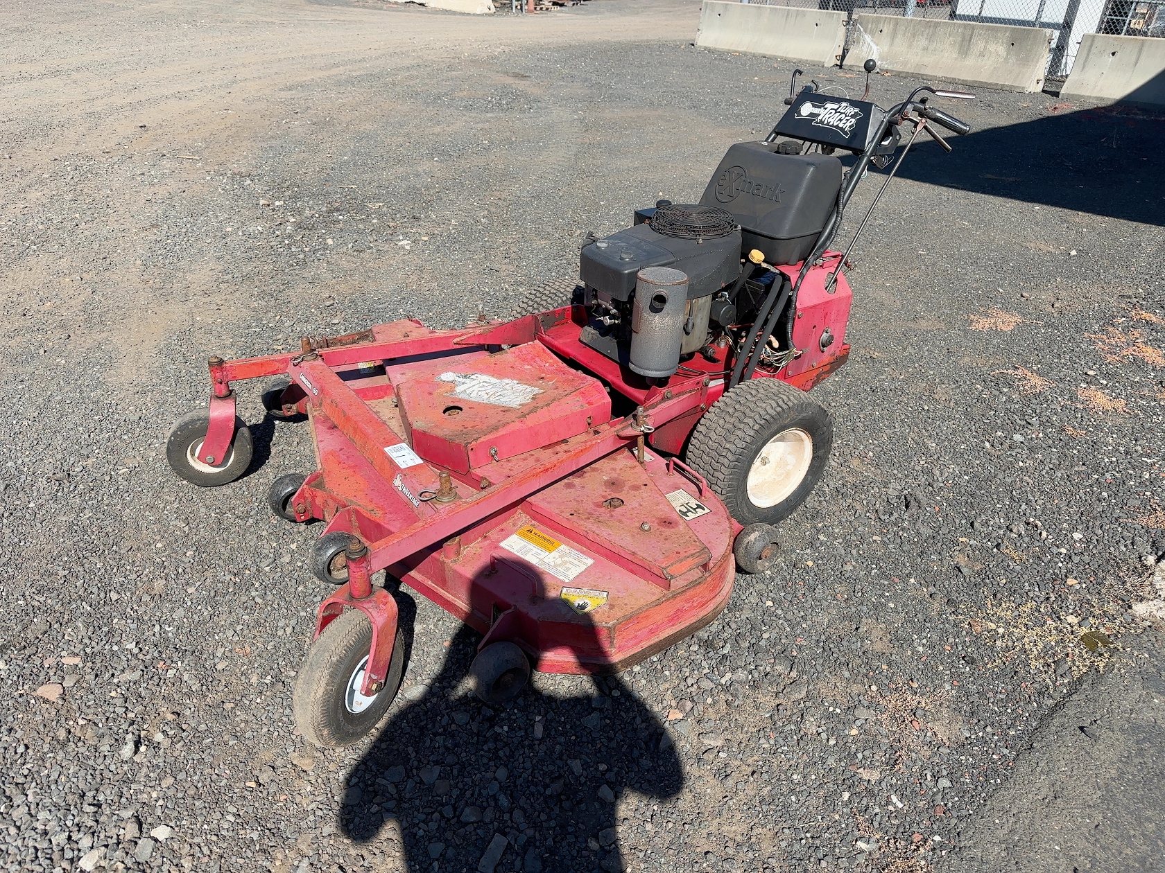 EXMARK TURF TRACER WALK BEHIND MOWER