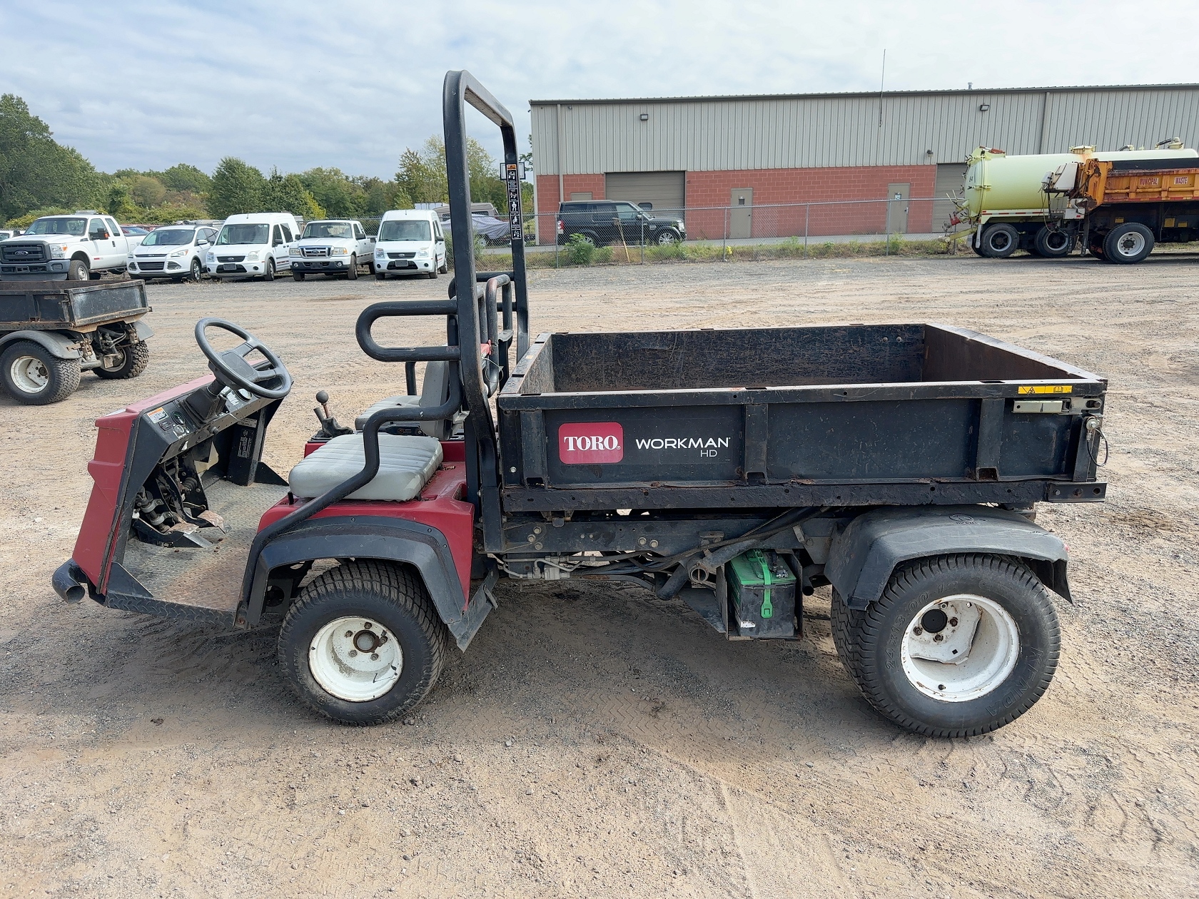 TORO WORKMAN 3200 UTILITY CART