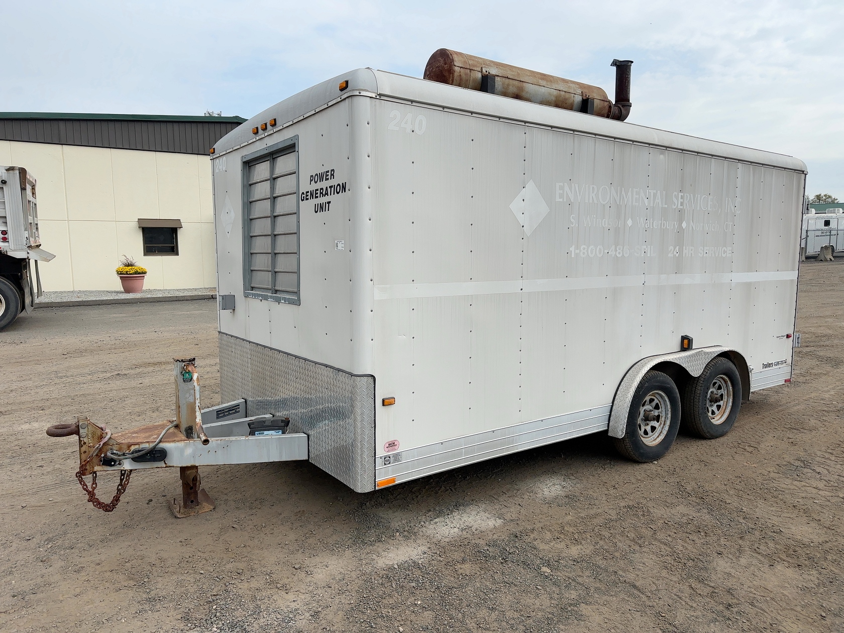 2001 WELLS 16' T/A ENCLOSED TRAILER WITH GENERATOR UNIT