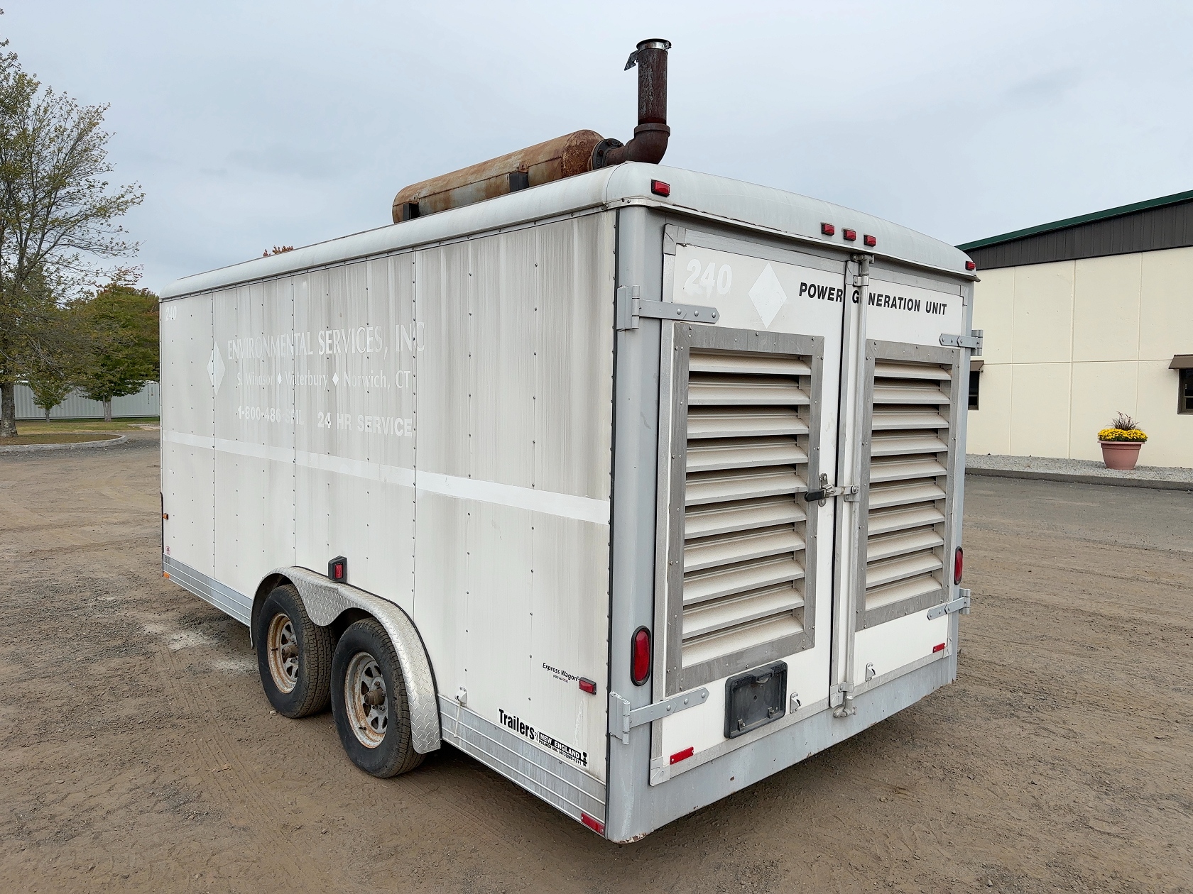 2001 WELLS 16' T/A ENCLOSED TRAILER WITH GENERATOR UNIT