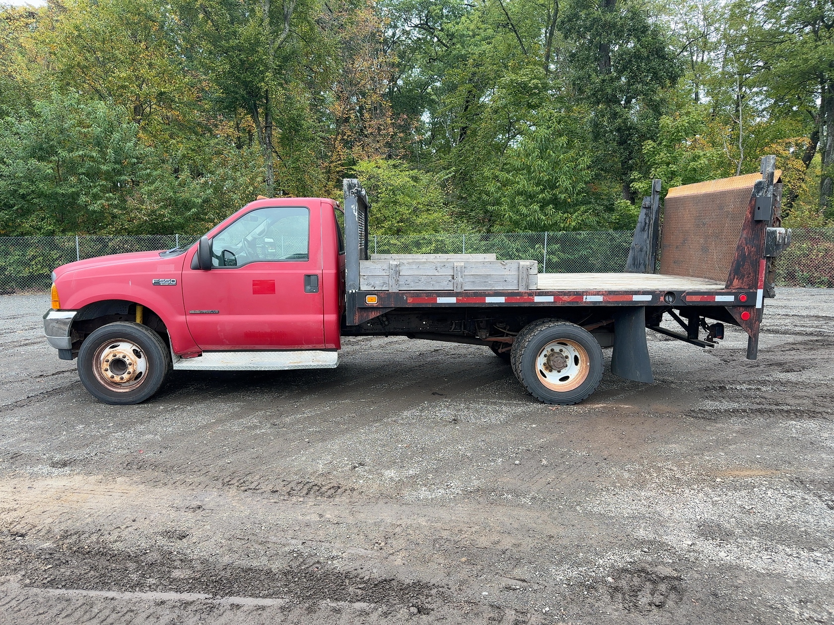 2001 FORD F550XL S/A FLATBED TRUCK