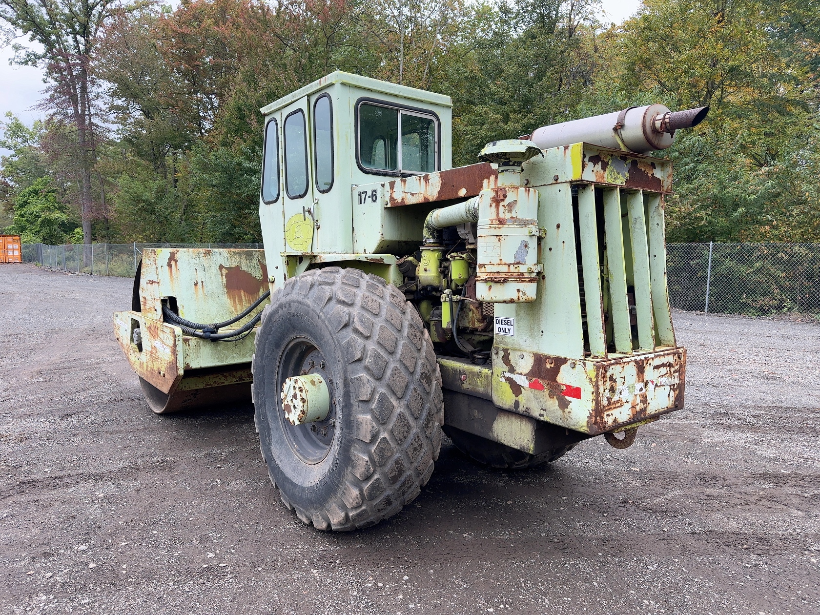 RAYGO RASCAL 84" SMOOTH DRUM VIBRATORY ROLLER