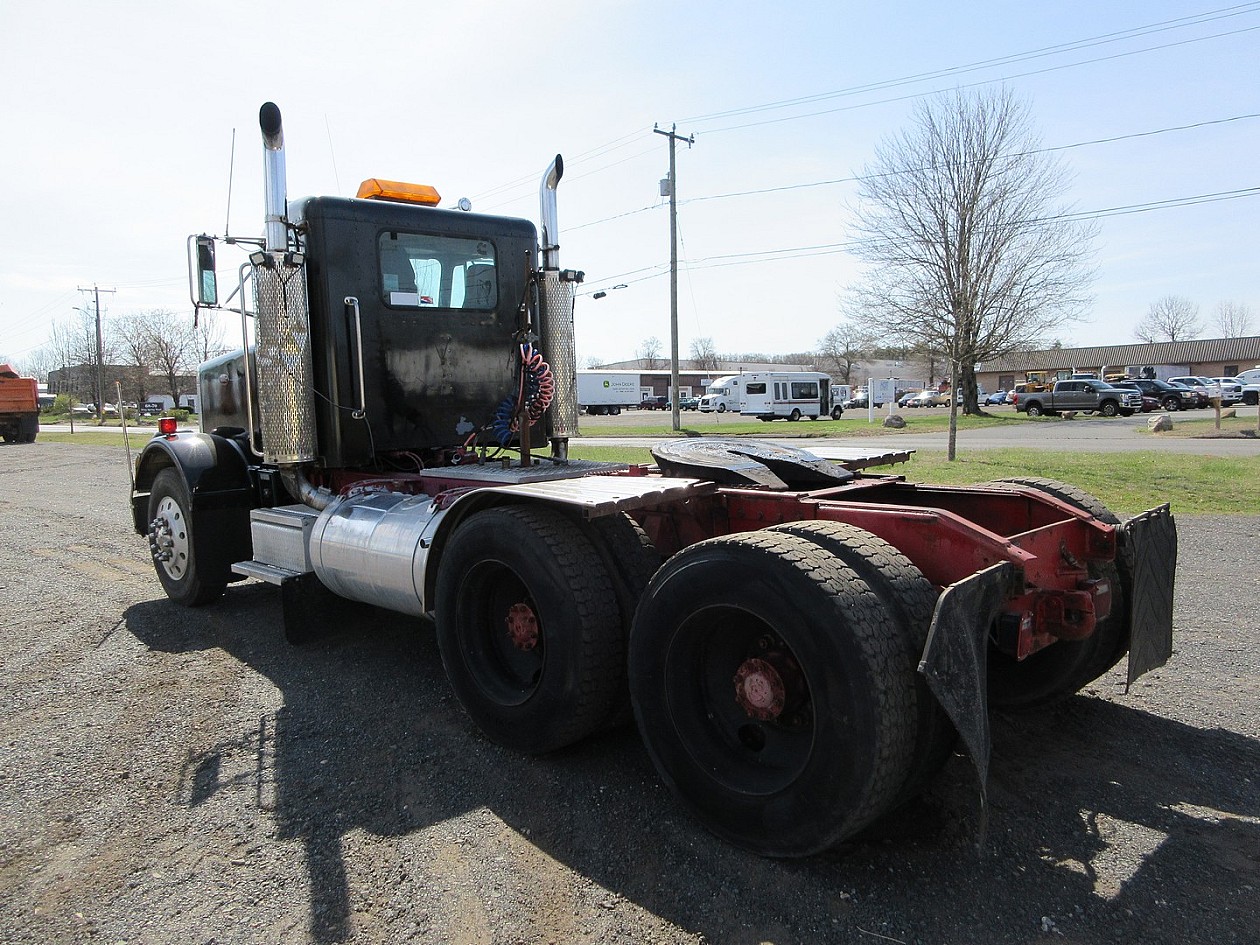 1987 Peterbilt 349 T/A Tractor