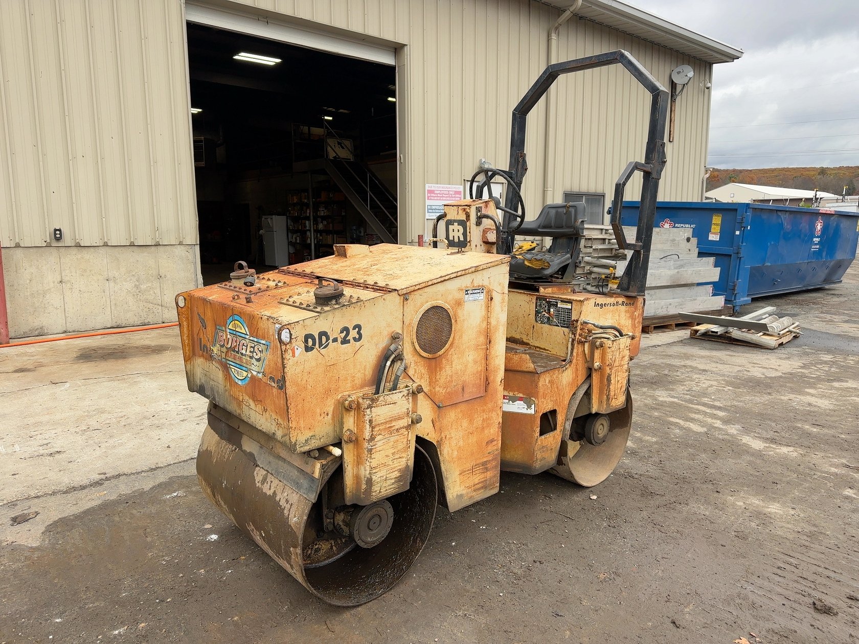 1992 INGERSOLL RAND DD-23 DOUBLE DRUM VIBRATORY ROLLER