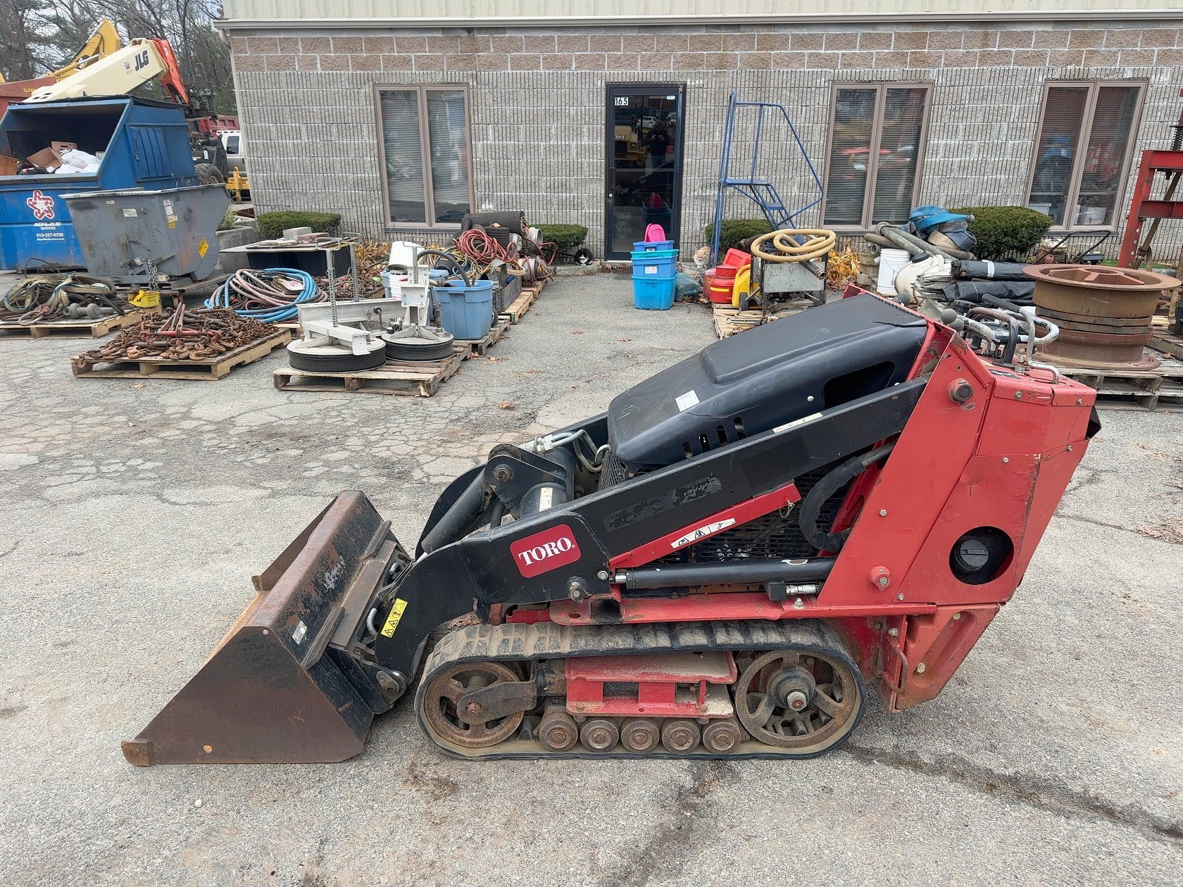 TORO DINGO MINI TRACK SKID STEER