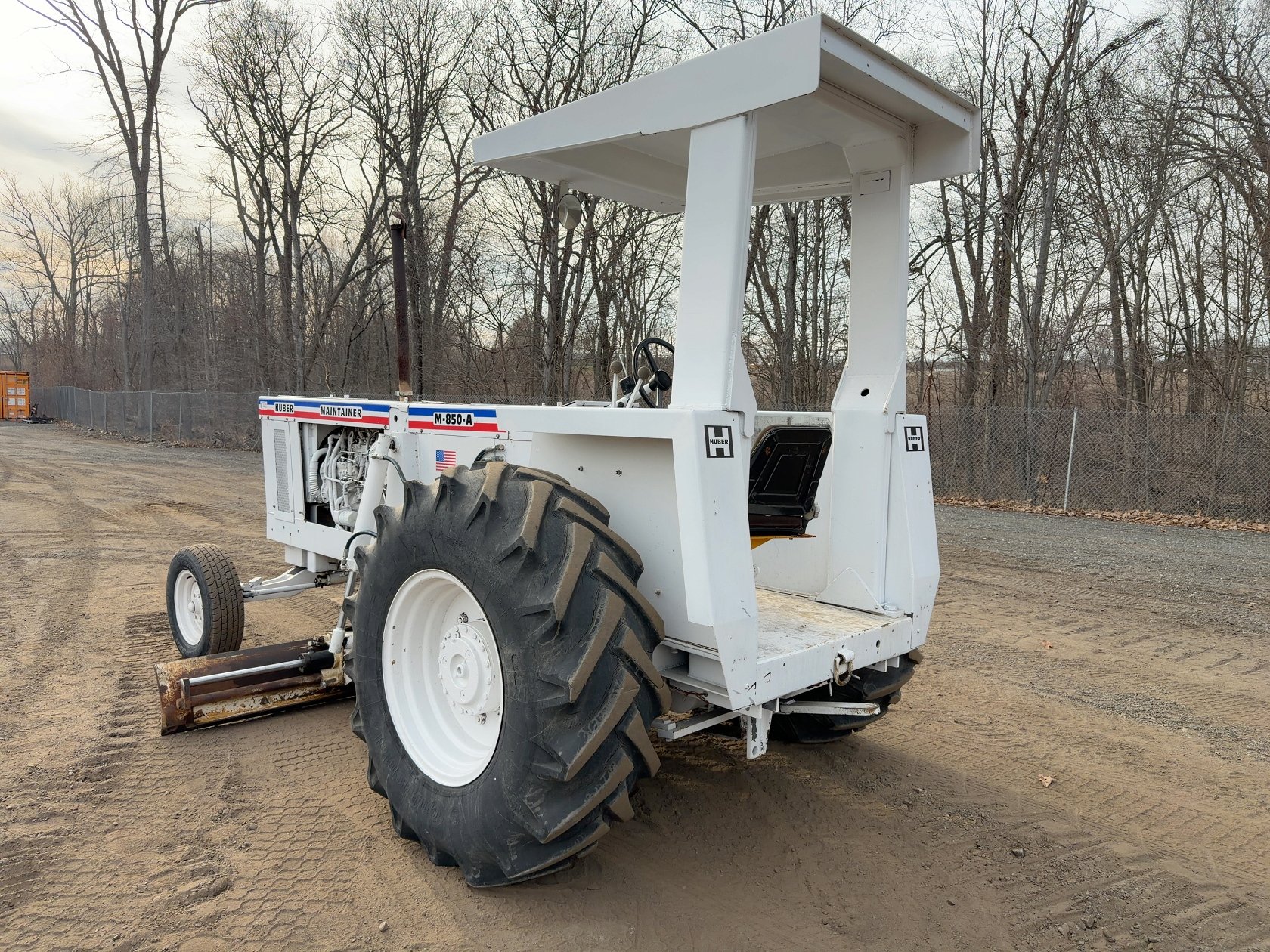 1986 HUBER M-850-A MOTOR GRADER